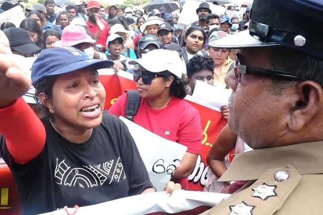 පාර්ලිමේන්තු වටරවුම අසල උණුසුම් තත්ත්වයක් – srilankantribune.com